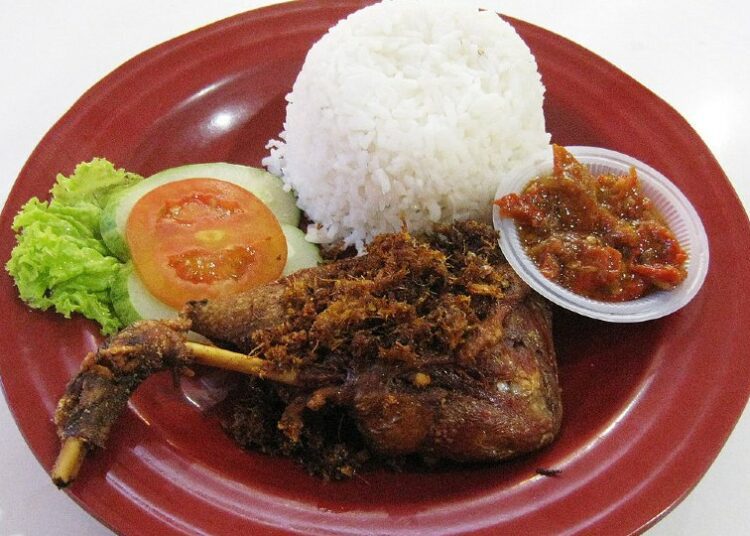 3 Ciri Bebek Goreng Surabaya yang Enak