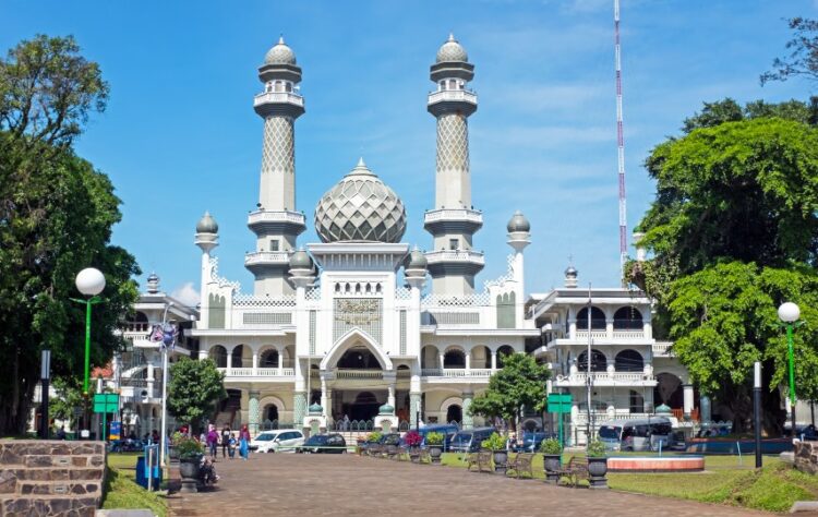 4 Rekomendasi Masjid Terdekat dari Alun-Alun Malang
