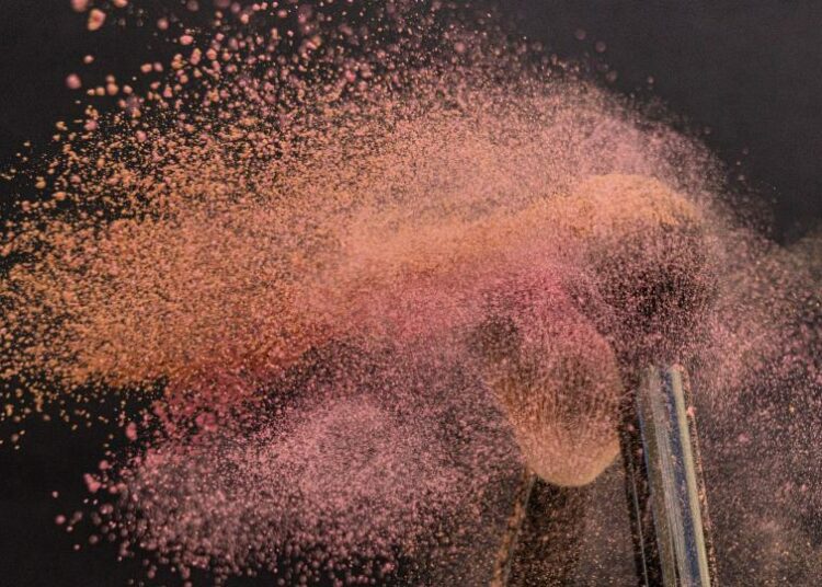 Revlon Touch and Glow, Bedak Tabur Underrated