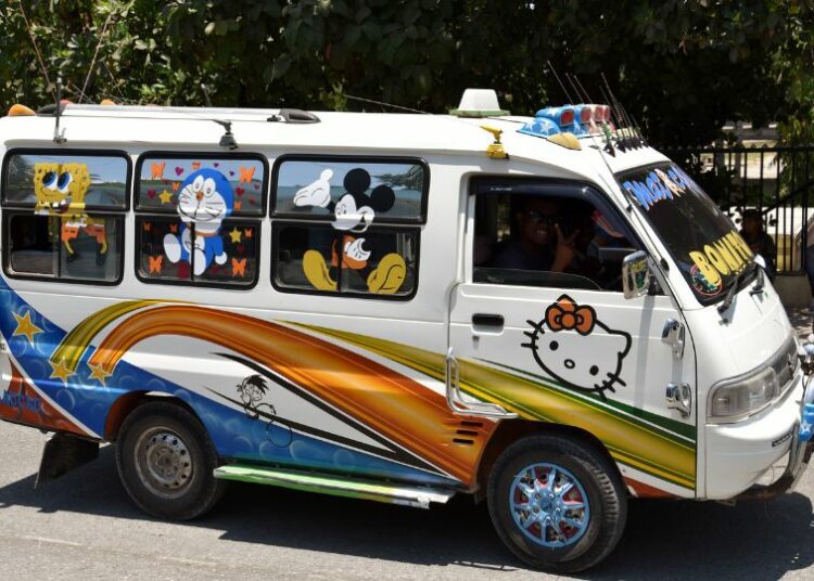 Bemo NTT: Diskotek Berjalan yang Siap Memberi Kegembiraan