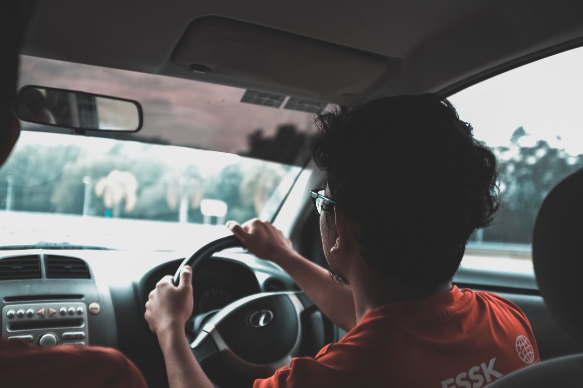 Belajar Nyetir Mobil di Jalan Raya Jam 7 Pagi Berbahaya