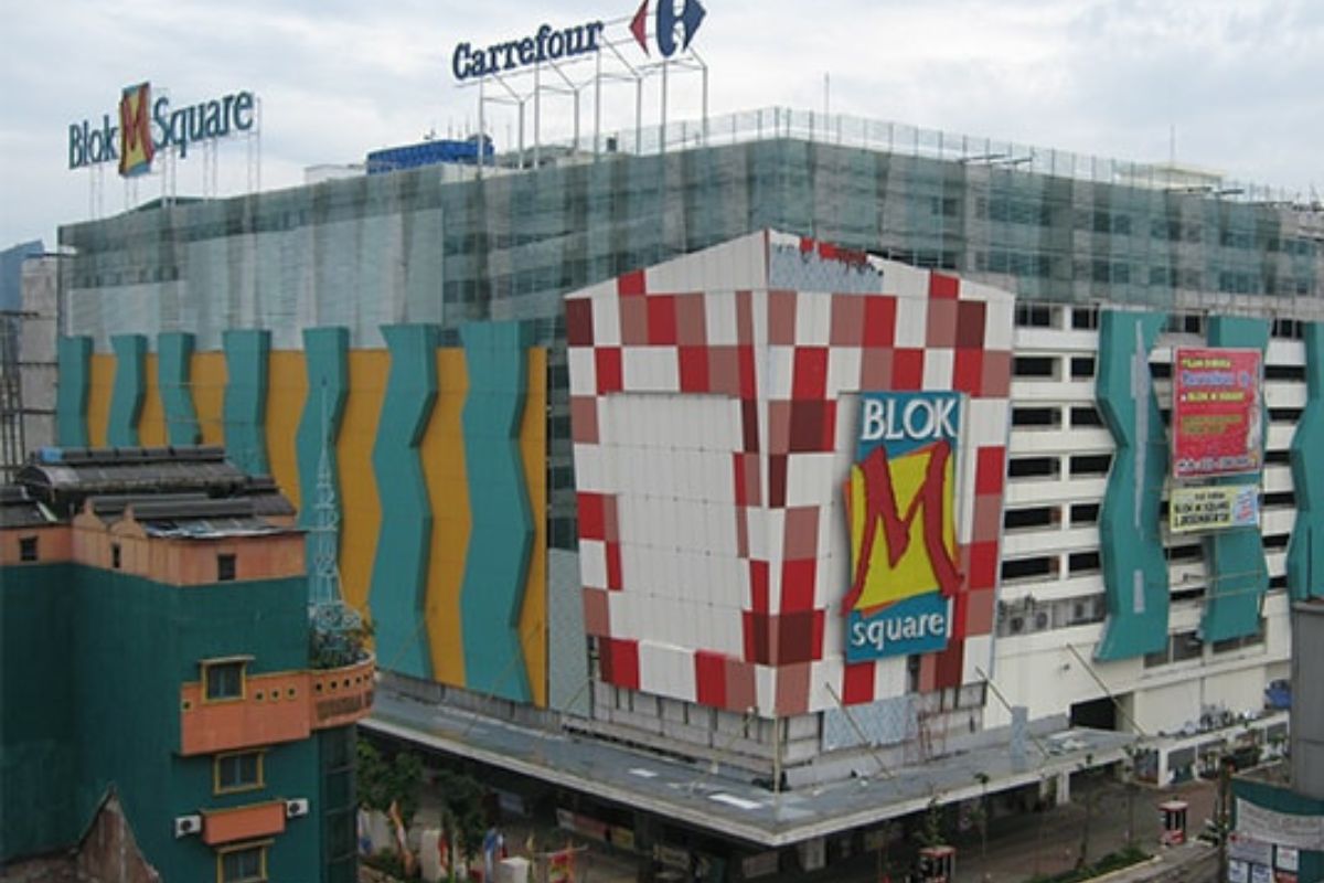 Blok M Square Surga Mencari Kaset Pita dan Buku Murah