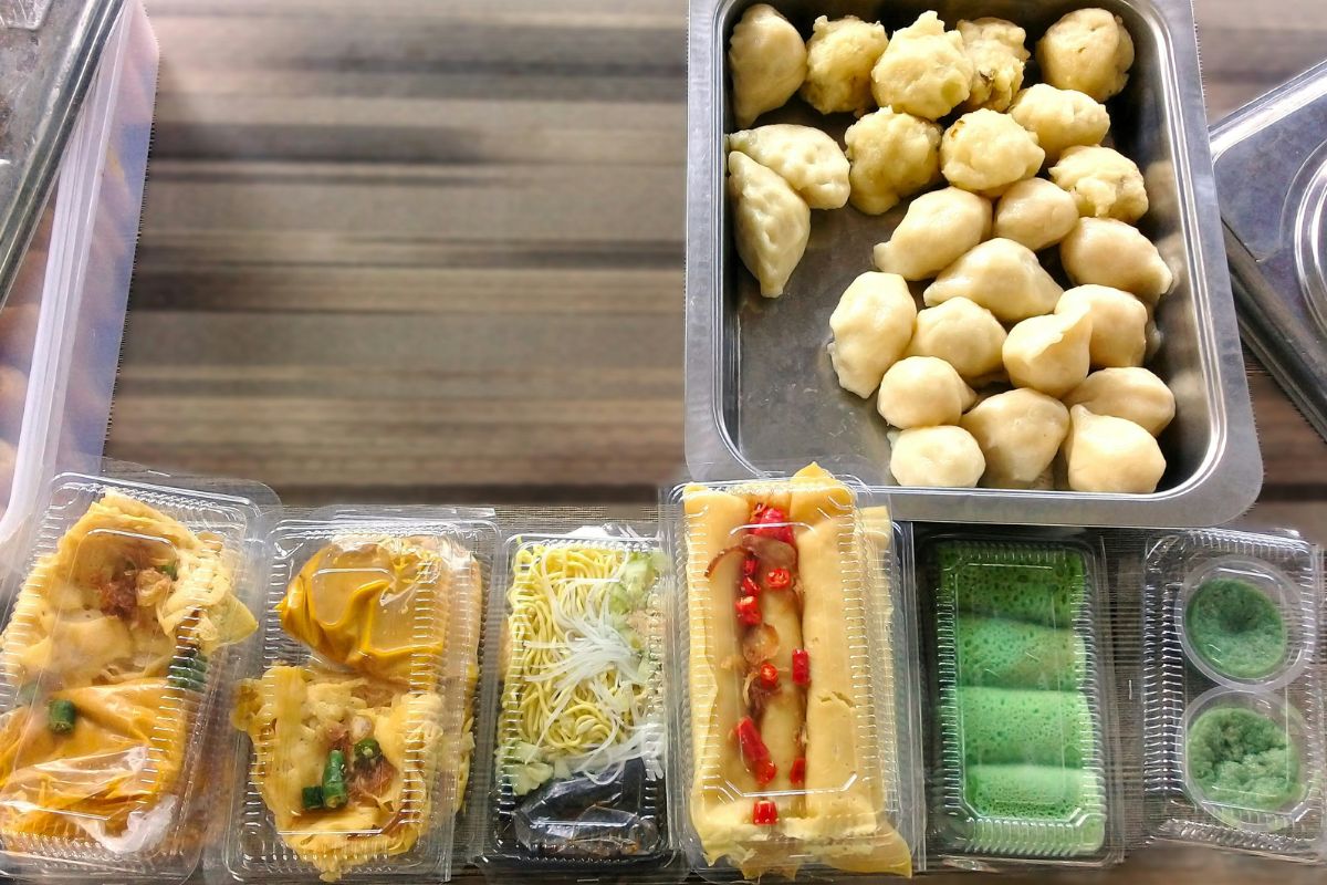 Pasar Atom Surabaya, Setia Merawat Kuliner Tradisional