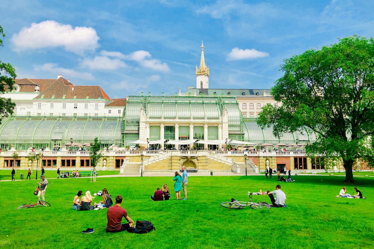 UKT PTN Indonesia Makin Mahal, Mending Kuliah ke 5 Negara Ini