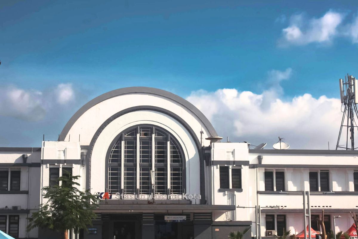Stasiun KRL Jakarta Paling Ikonik, Bisa Jadi Sarana Rekreasi