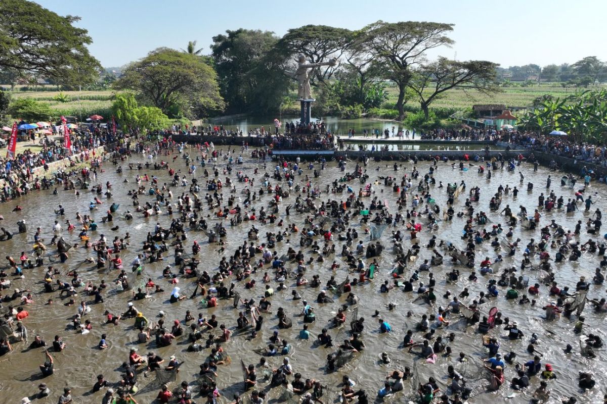 Festival Memet Ikan Gemblegan Klaten Tradisi Cegah Stunting