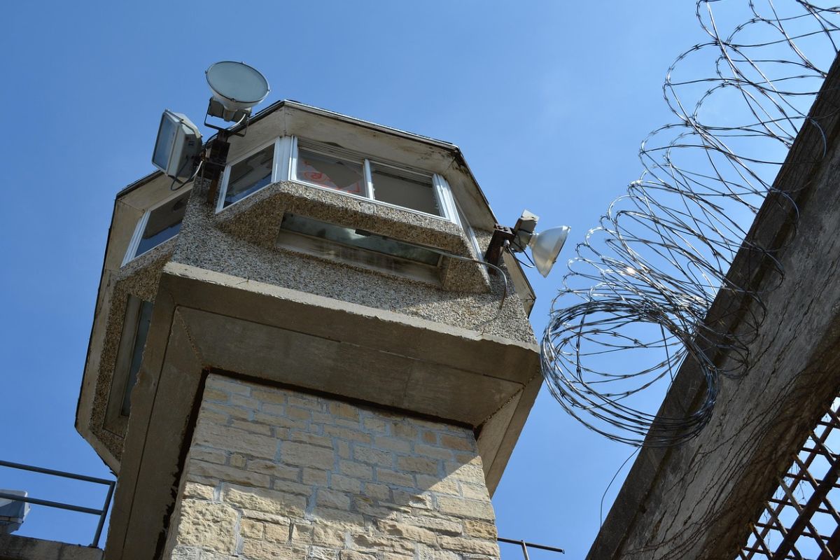 Penjaga Tahanan: Profesi Mulia, tapi Nggak untuk Semua Orang