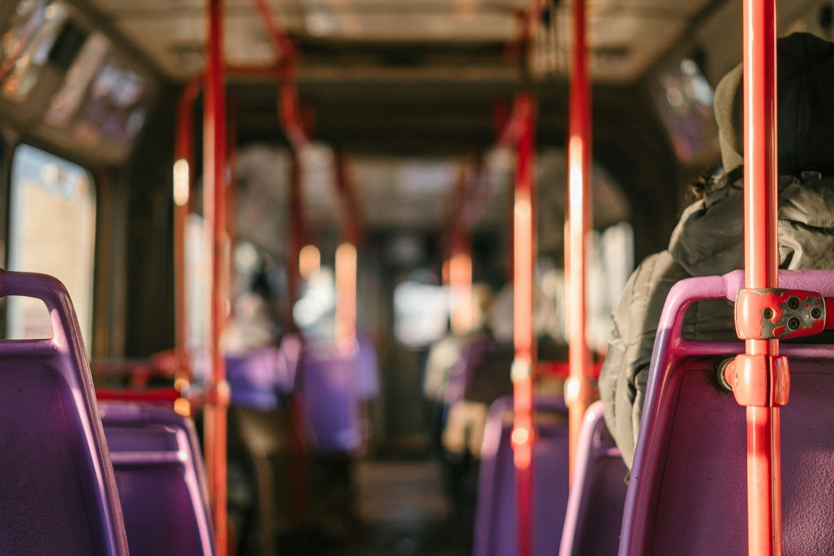 Shuttle UNNES: Melaju Pelan bak Keong Selamatkan Mahasiswa