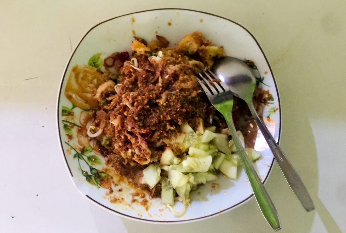 Tahu Gimbal Kopyok Telur Mbo, Warisan Laris Tiga Generasi