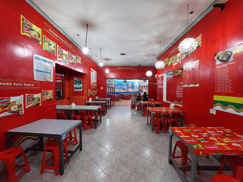 Cafe Madtari dan Tumpukan Kenangan yang Tersembunyi di Balik Keju Parut