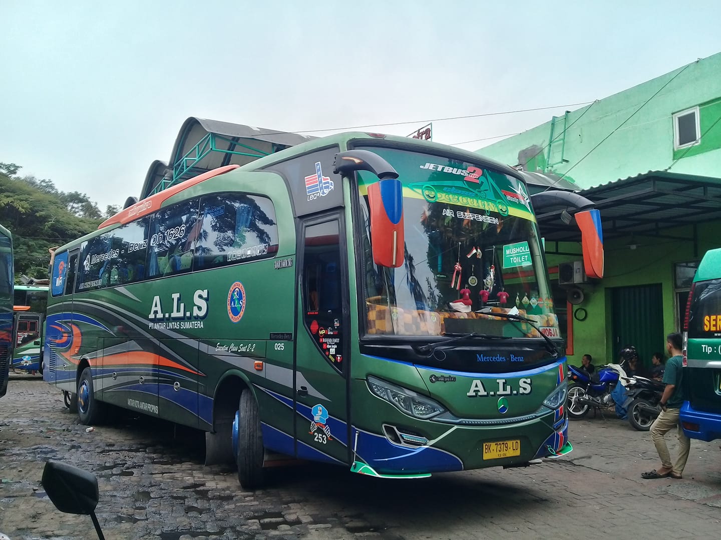 Cerita dari Mereka yang Memilih Bus ALS untuk Membelah Jawa dan Sumatera