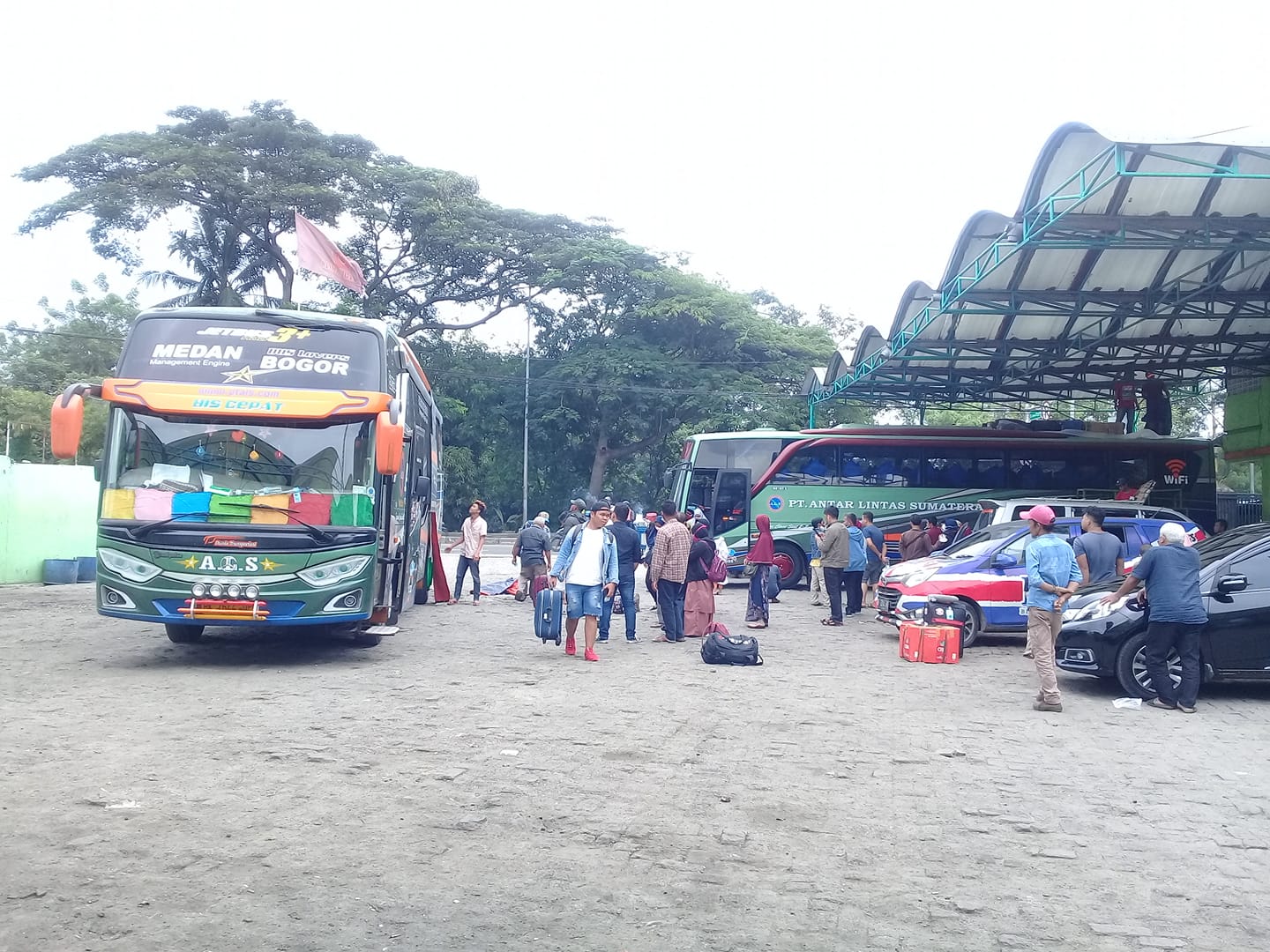 Cerita dari Mereka yang Memilih Bus ALS untuk Membelah Jawa dan Sumatera