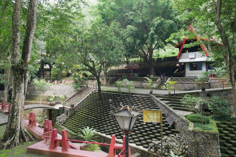 Gua Maria Sendangsono, Lokasi Keramat yang Jadi Tempat Ziarah Umat Katolik