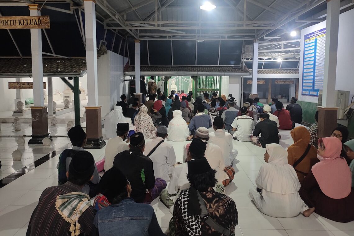 Masjid Jami’ Tegalsari, Tempat Berguru Pakubuwono II dan Ronggowarsito