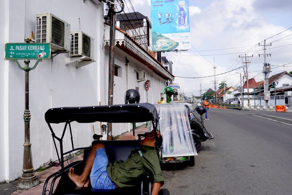 Melacak Sejarah Sarkem: Lokalisasi Warisan Belanda di Gang Tiga
