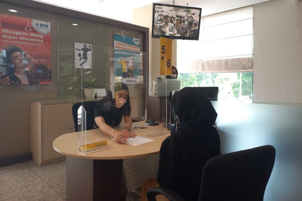 Membongkar Alasan Pelayanan Cepat Teller Bank BCA