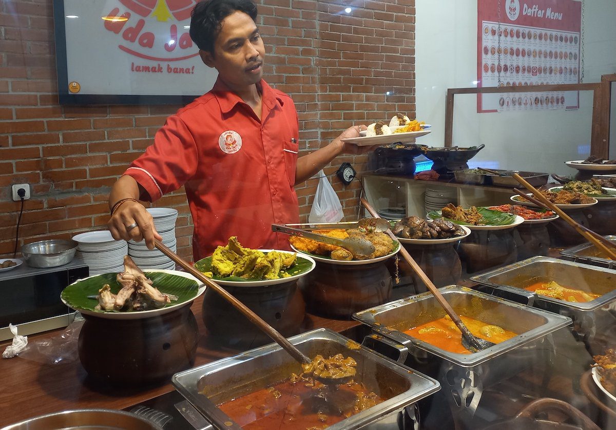 Yang Membedakan Nasi Kapau dengan Nasi Padang