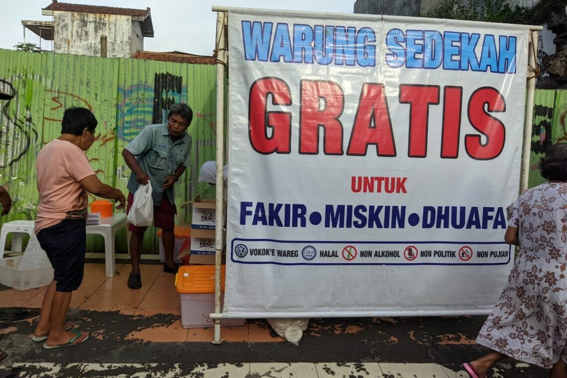 Warung Sedekah Kudus Jadi Jalan Spiritual Bagi Bosnia Sasmito