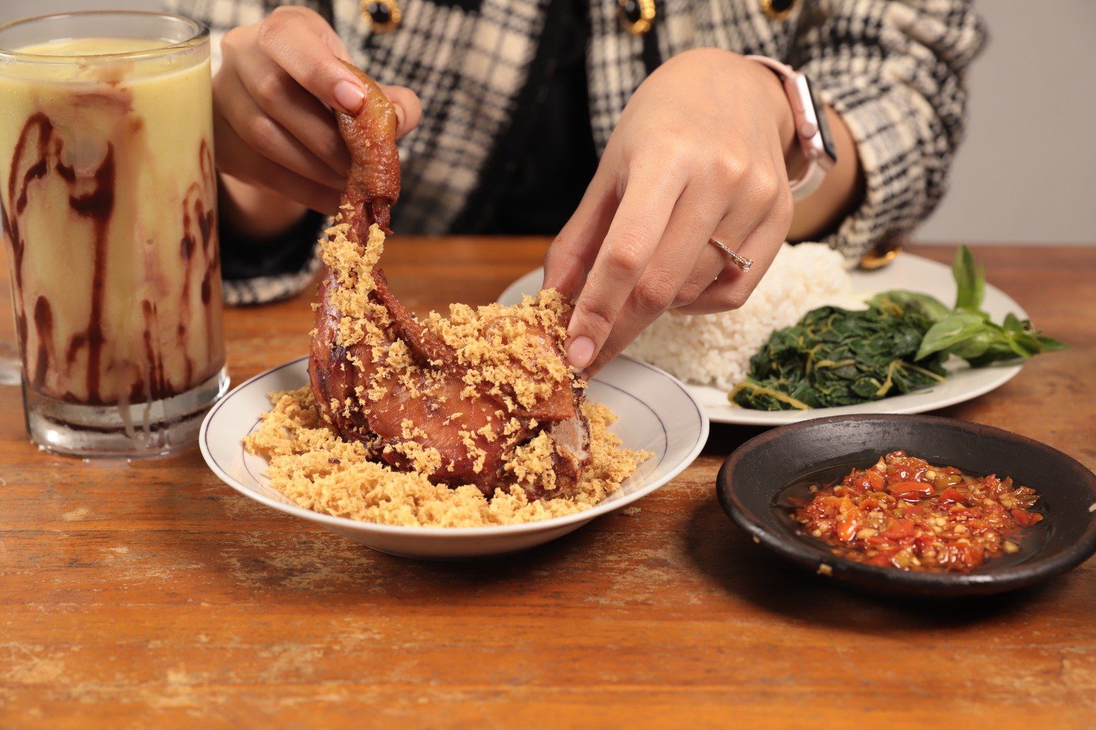 Menu Spesial Bebek H Slamet Selama Ramadan