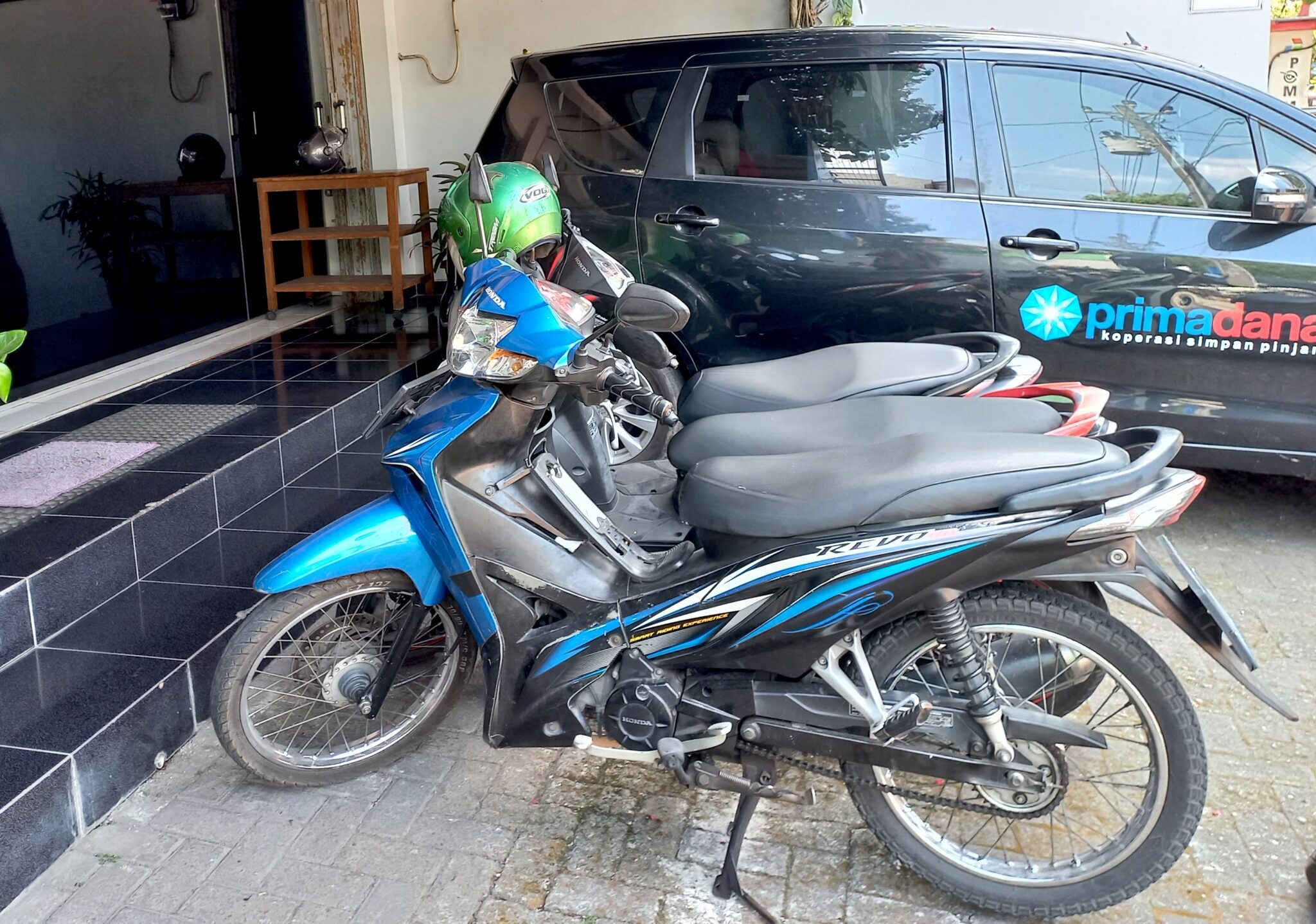 Pegawai Koperasi Taklukkan Hati Nasabah Bersama Honda Revo