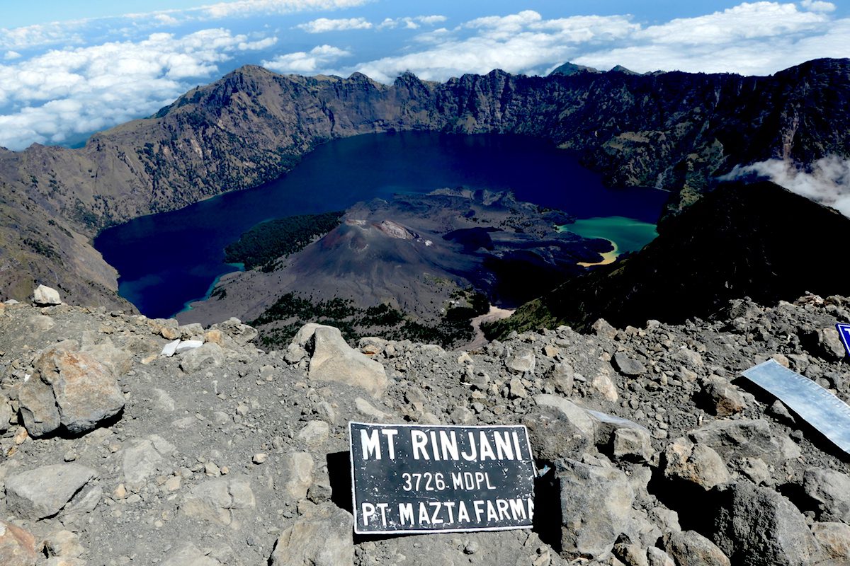 Di Balik Pesona Rinjani, Gunung Terindah yang Tidak Perlu Didaki