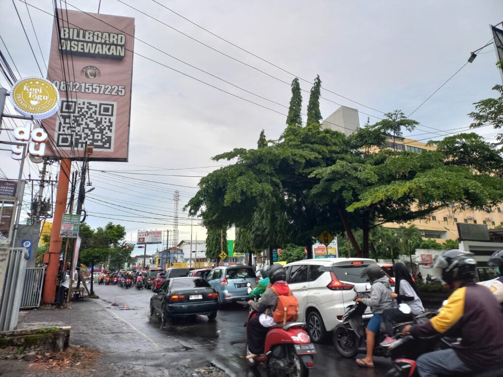 Perempatan Ringroad Condongcatur, Macet Siksa Pekerja Jogja