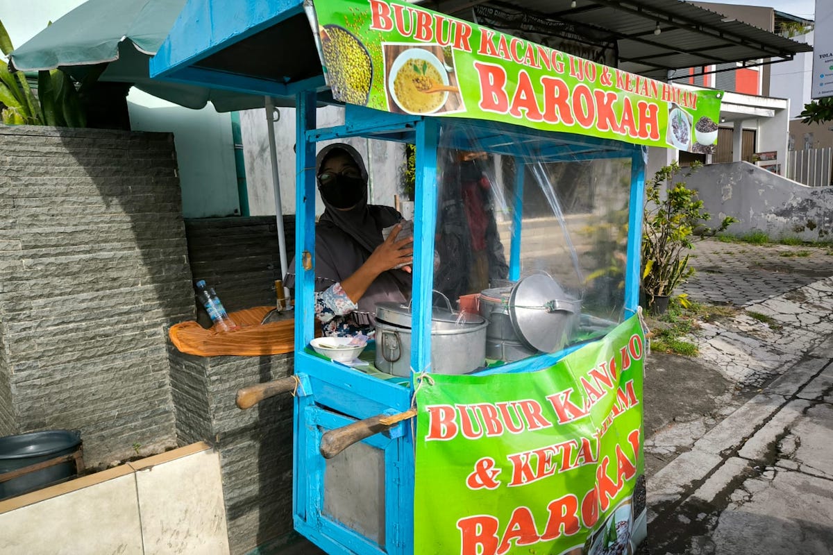 Barokah Gerobak Burjo Warisan Antar Anak Cumlaude di UNY