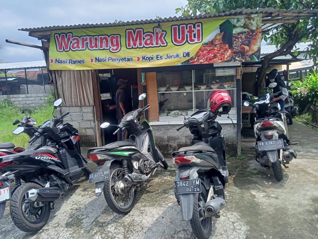 Warung Mak Uti Perlakukan Perantau di Jogja bak Saudara Sendiri