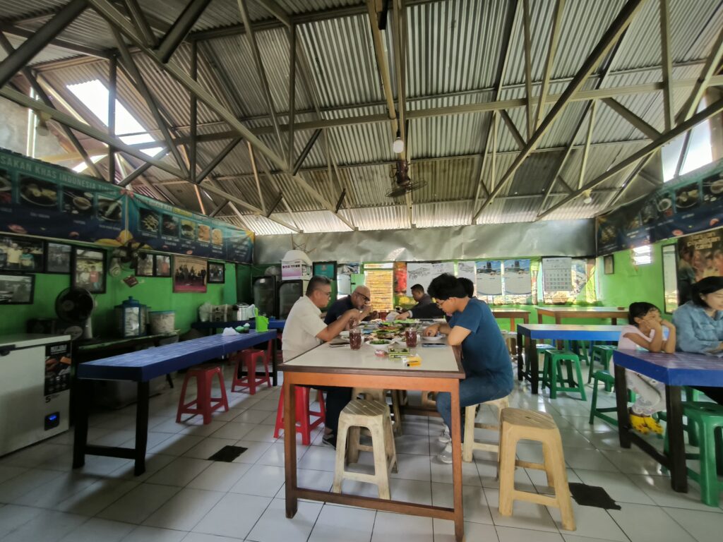 Ikan Bakar Rasa Sayange, Terkenal karena Tantangan Mahasiswa