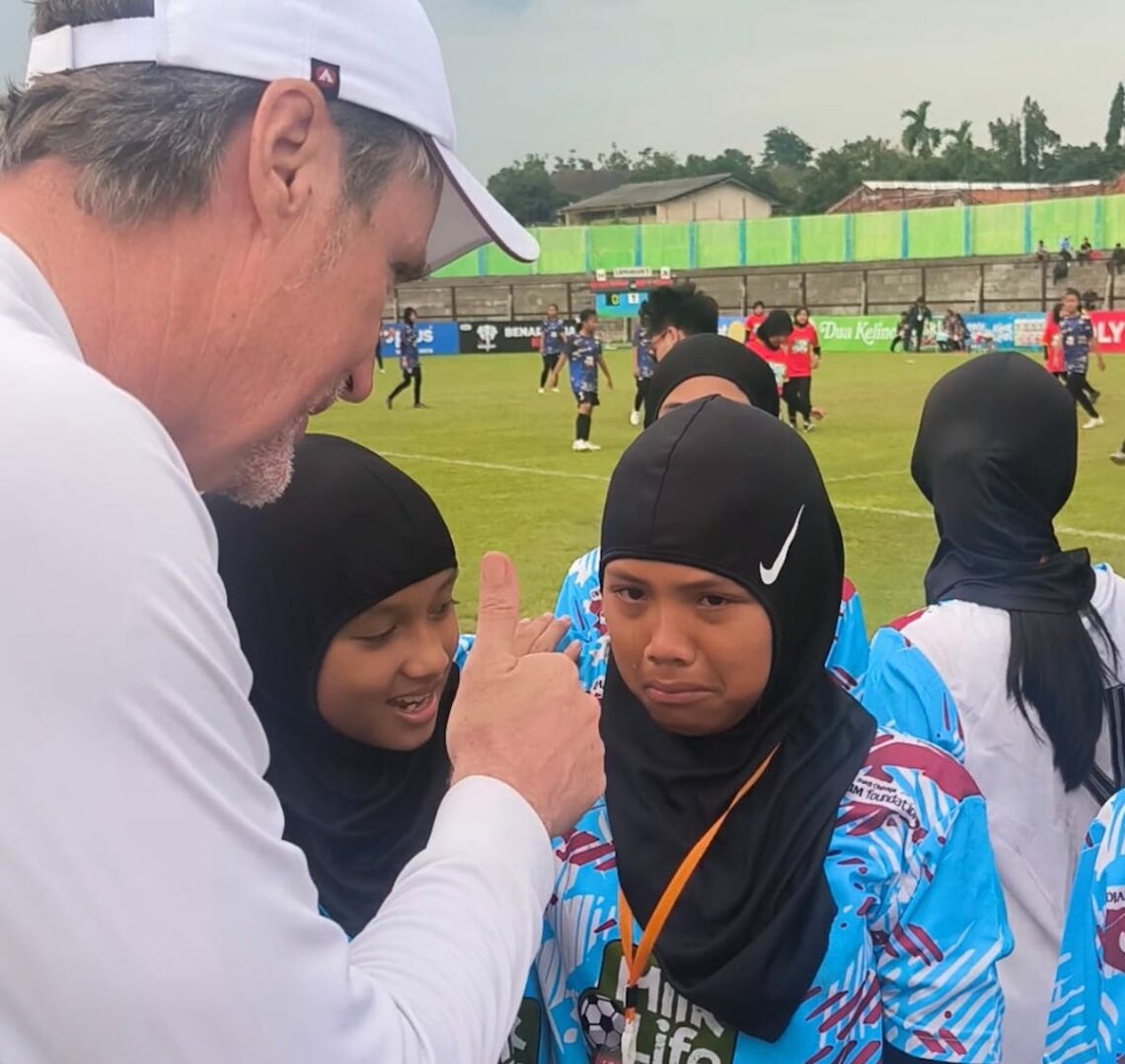 Coach Timo: Pelatih Jelek Buat Anak Trauma Main Bola
